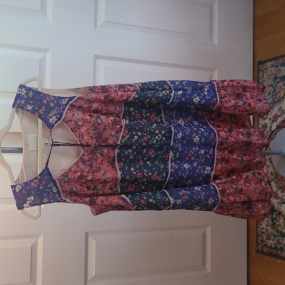Modcloth | Dresses | Modcloth Tiered Floral Dress With Keyhole Neck ...